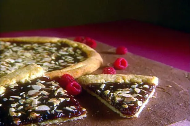 Crostata with Raspberry Jam Recipe | Giada De Laurentiis | Food Network