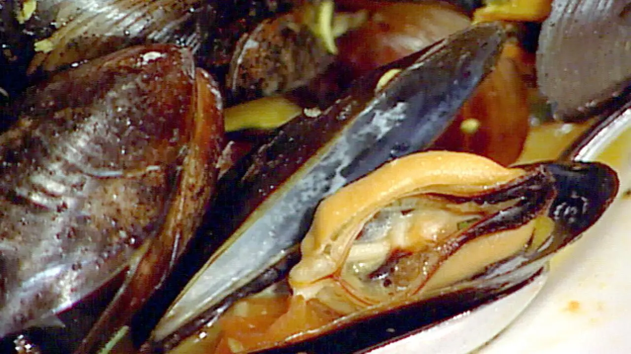 Sauteed Mussels Recipe | Food Network