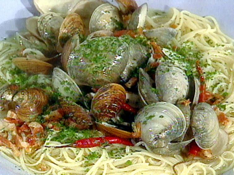 Linguine alle Vongole Recipe | Food Network