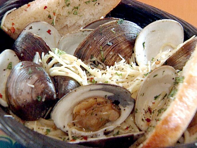 Linguini with Clams and Garlic Butter Sauce Recipe | Food Network