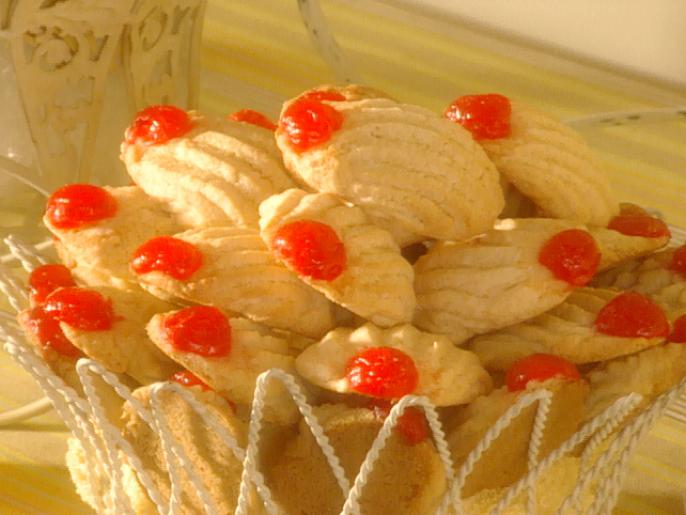 Cherry Shells Recipe | Sandra Lee | Food Network