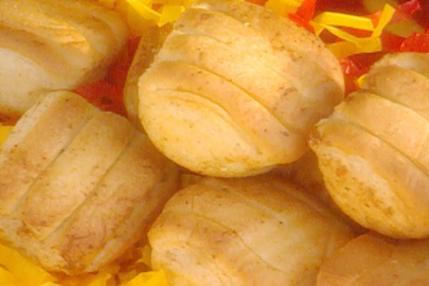 Chili Rolls Recipe | Sandra Lee | Food Network