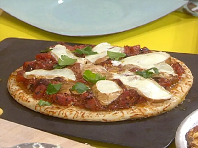 Puttanesca Pizza Recipe | Rachael Ray | Food Network