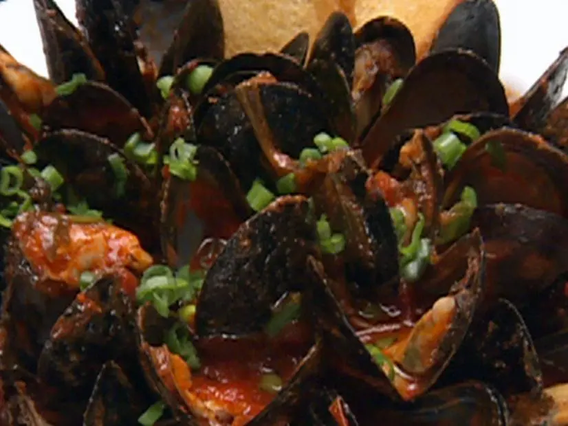 Mussels "Luigi" Recipe | Robert Irvine | Food Network