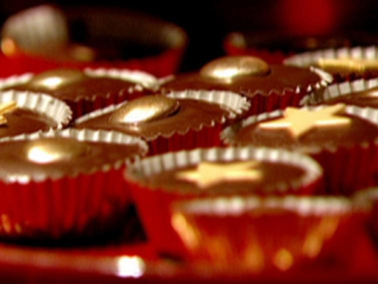 Chocolate-Peanut Butter Cups Recipe | Nigella Lawson | Food Network