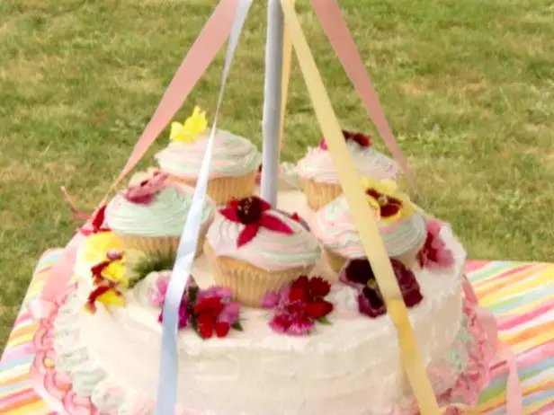 May Day Centerpiece Cake Recipe | Sandra Lee | Food Network