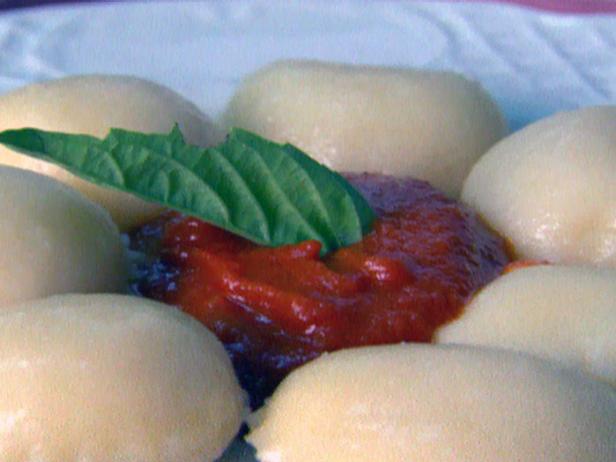 Ravioli Caprese Recipe | Giada De Laurentiis | Food Network