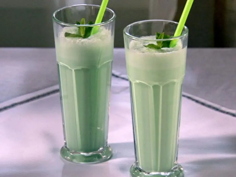 Grasshopper Ice Cream Cocktail Recipe | Sandra Lee | Food Network