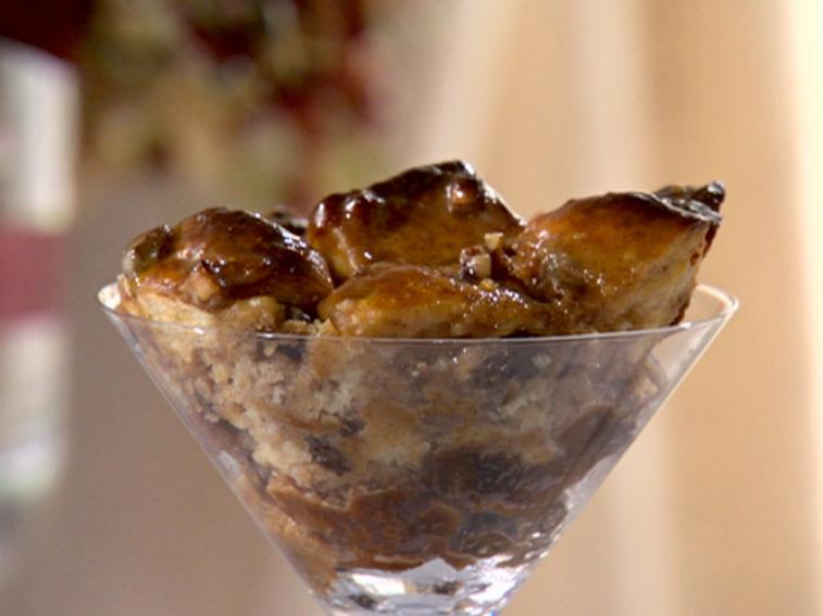Cinnamon Roll Bread Pudding Recipe | Sandra Lee | Food Network