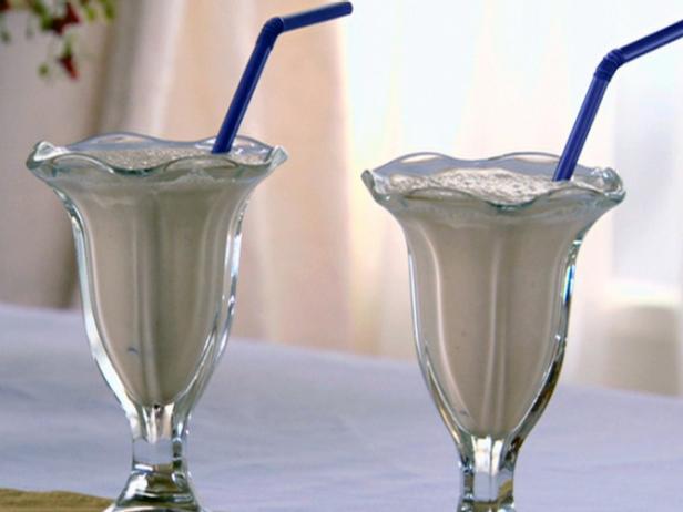 Maple Shake Recipe | Sandra Lee | Food Network