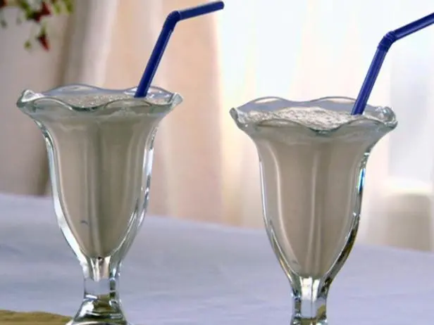 Maple Shake Recipe | Sandra Lee | Food Network