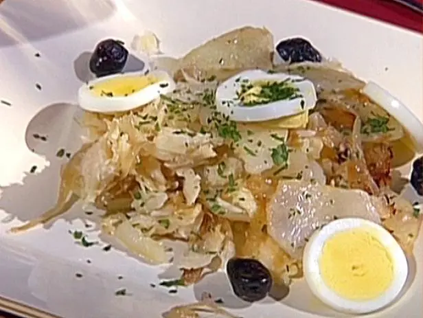 Salt Cod, Onions and Potatoes: Bacalhau A Gomes De Sa Recipe | Food Network