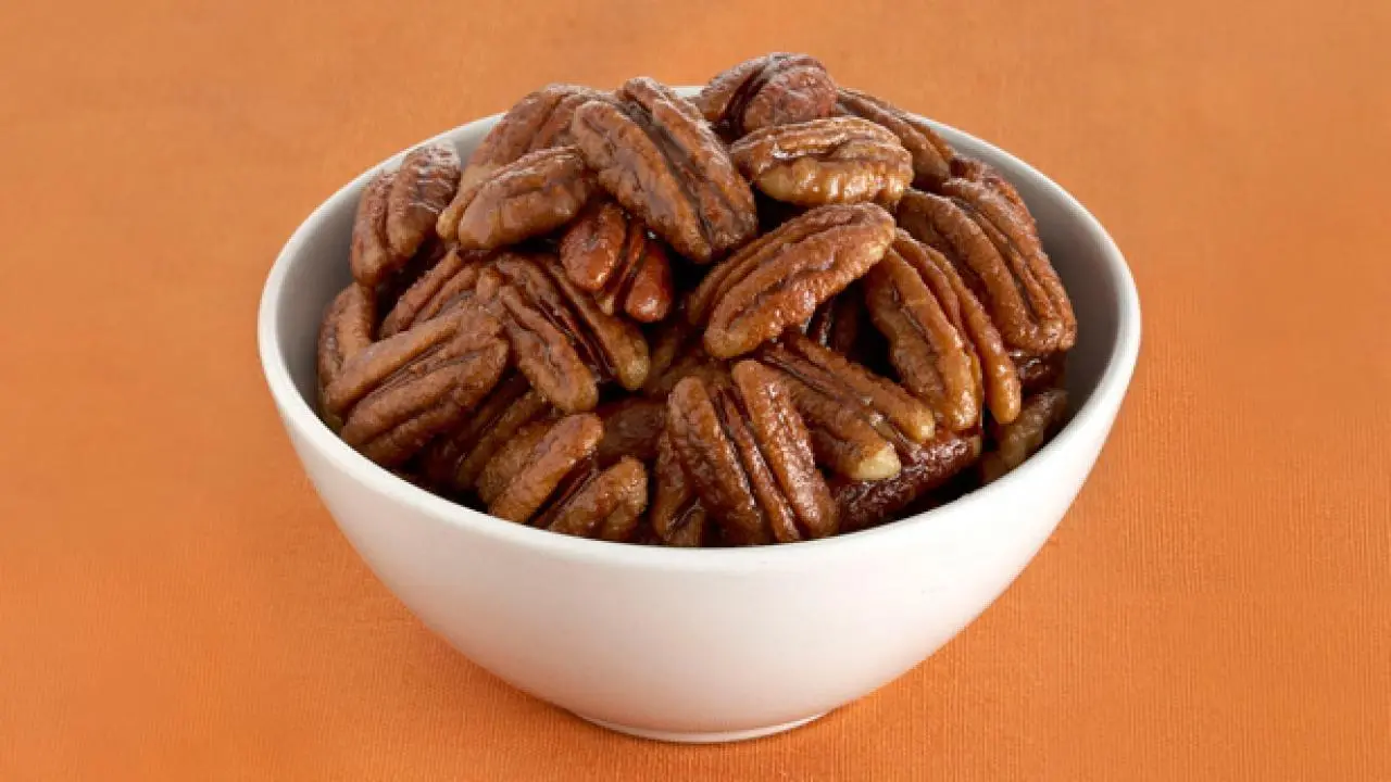 white pepper tree nut