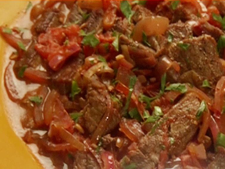 Peruvian Beef Saltado Recipe | Ingrid Hoffmann | Food Network