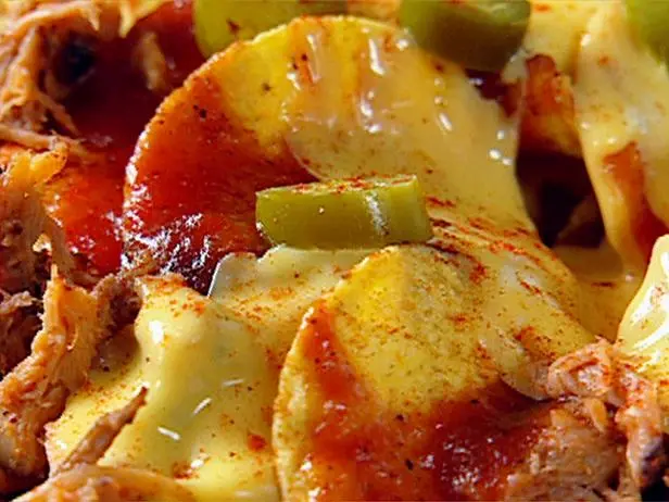 Neelys' Barbeque Nachos Recipe | The Neelys | Food Network