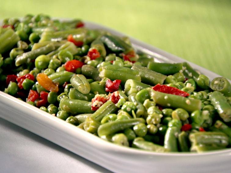 Garlicky Green Beans and Peas Recipe | Sandra Lee | Food Network