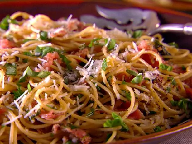 Whole-Grain Spaghetti with Pecorino, Prosciutto and Pepper (Fall ...