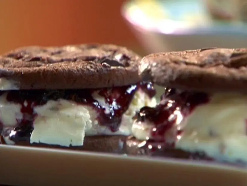 Spumoni Ice Cream Sandwiches Recipe | Rachael Ray | Food Network