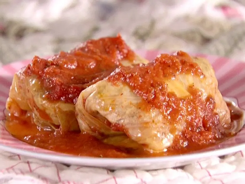 Aunt Peggy and Uncle Bill's Stuffed Cabbage Recipe | Sandra Lee | Food ...