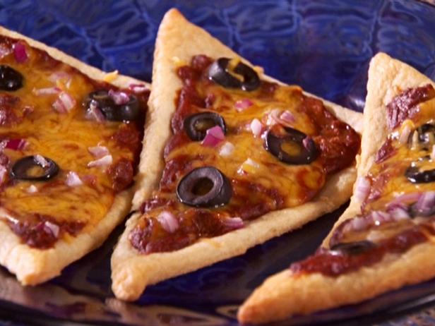 Chili Cheese Slices Recipe | Sandra Lee | Food Network