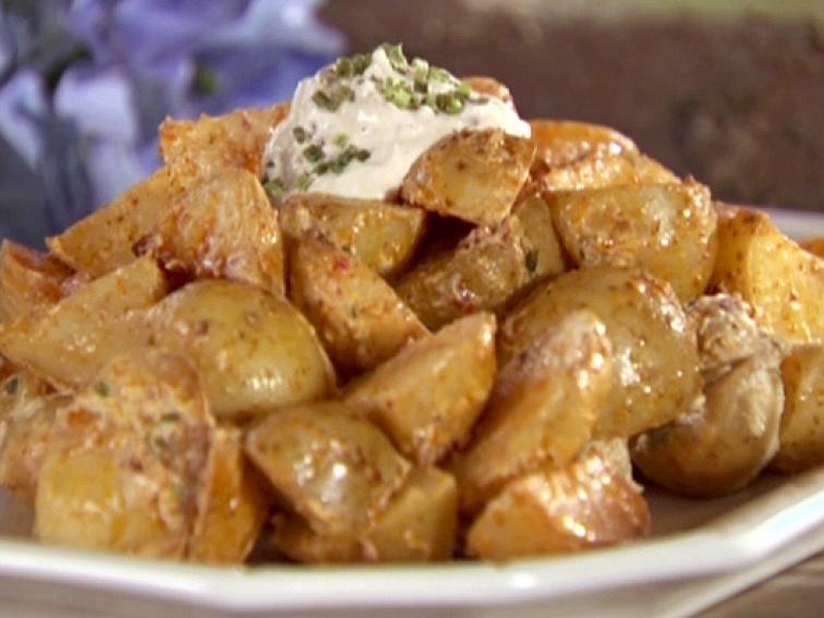 Barbeque Roasted Potatoes with Sour Cream Bacon Sauce Recipe | Sandra ...