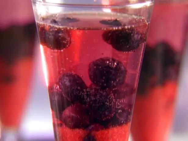 Berry Berry Fizz Recipe | Sunny Anderson | Food Network