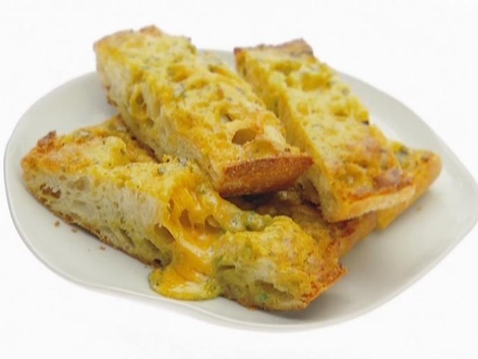 Cheddar and Scallion Bread Recipe | Giada De Laurentiis | Food Network