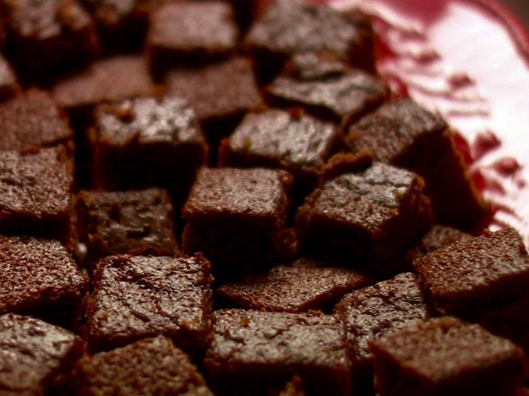 Guinness Gingerbread Recipe | Nigella Lawson | Food Network