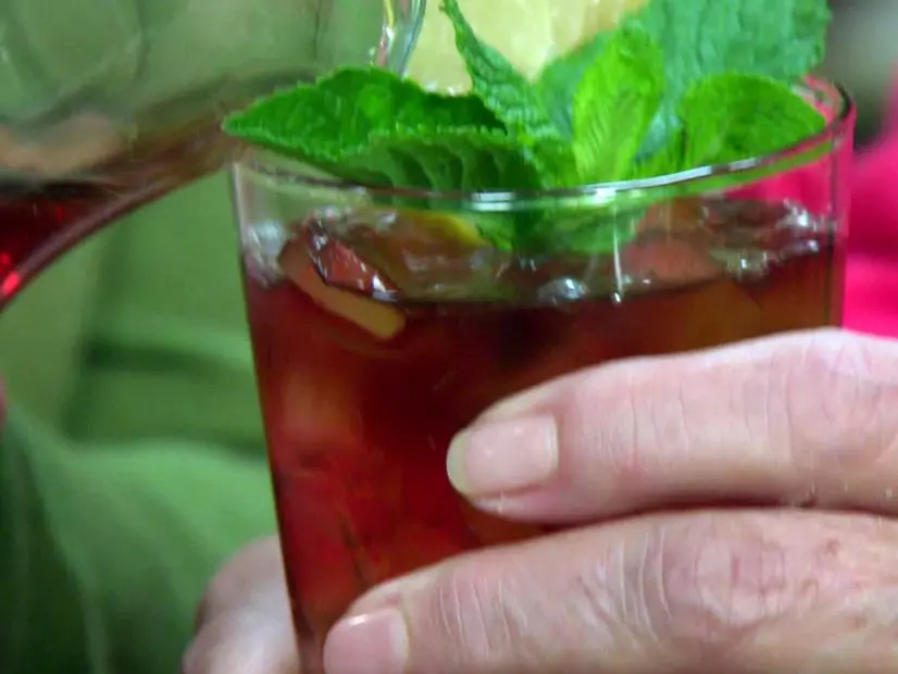 Sweet Tea Recipe | Food Network