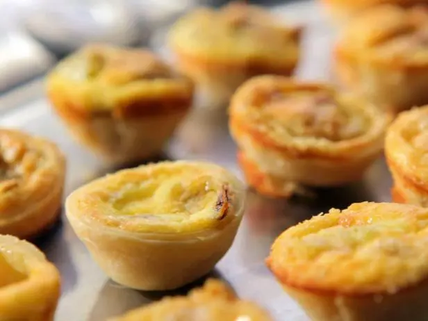 Mini Leek Quiches Recipe - Chef's Resource Recipes