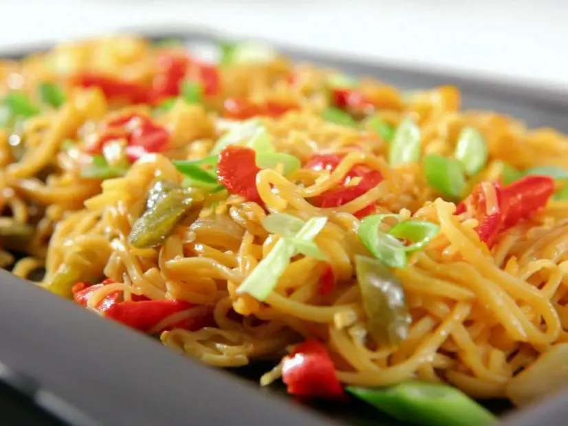 Vegetable Lo Mein Recipe | Sandra Lee | Food Network