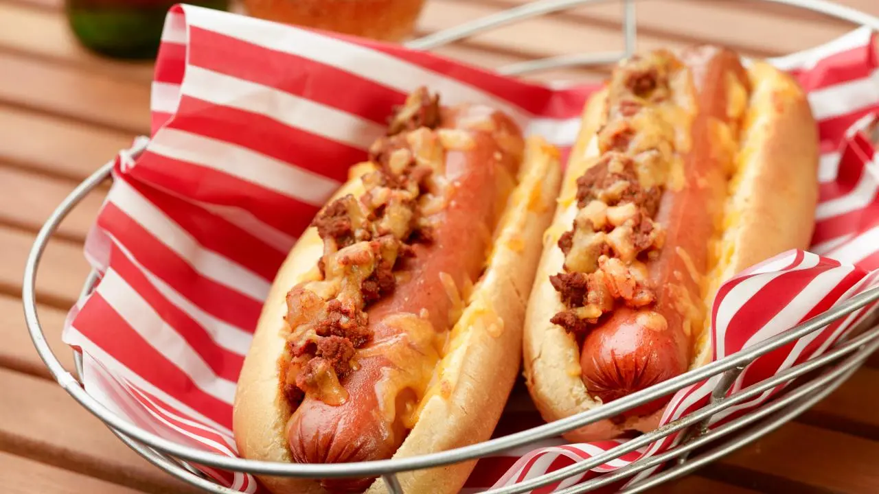 Devilish Chili-Cheese Dogs Recipe | Rachael Ray | Food Network