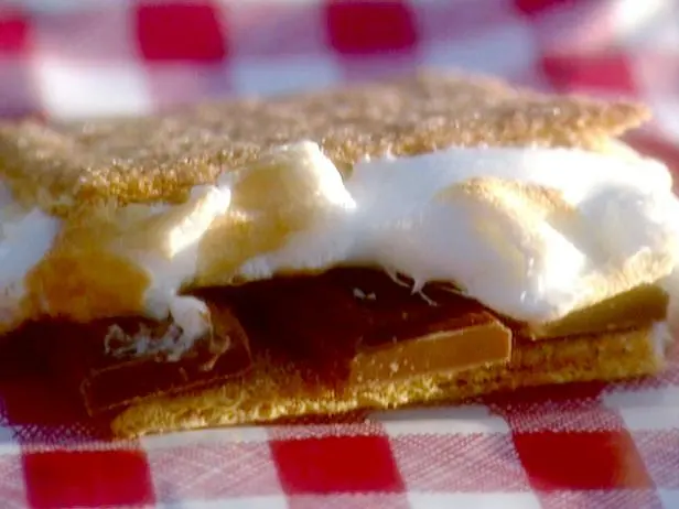 Traditional S'mores Recipe | Food Network