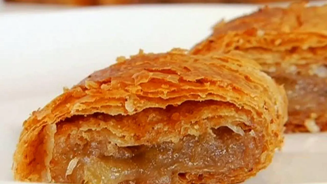 Mamo's Apple Strudel Recipe | Duff Goldman | Food Network