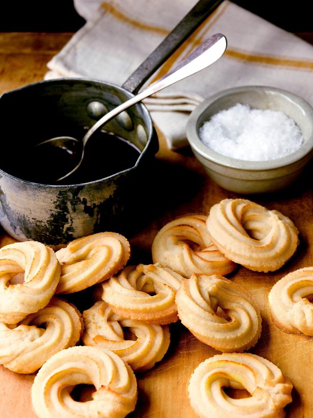 Tarallucci with Salty Caramel Recipe | Anne Burrell | Food Network