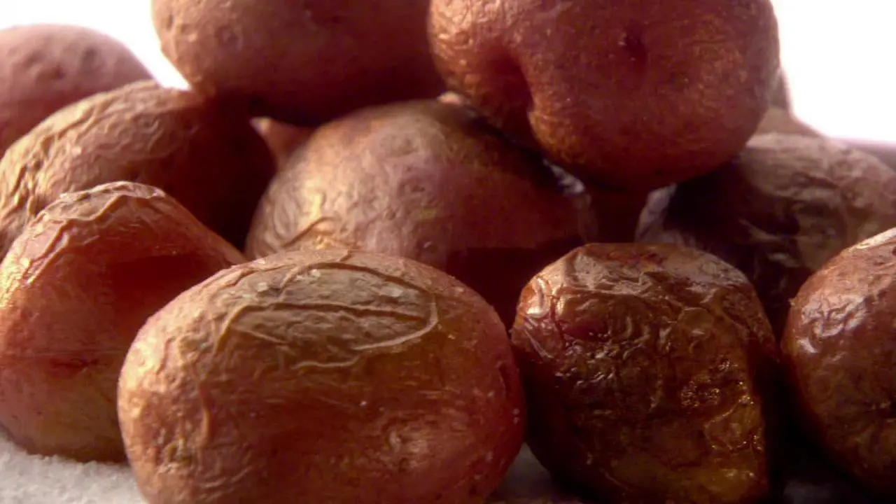 Salt Roasted Potatoes Recipe | Melissa d'Arabian | Food Network