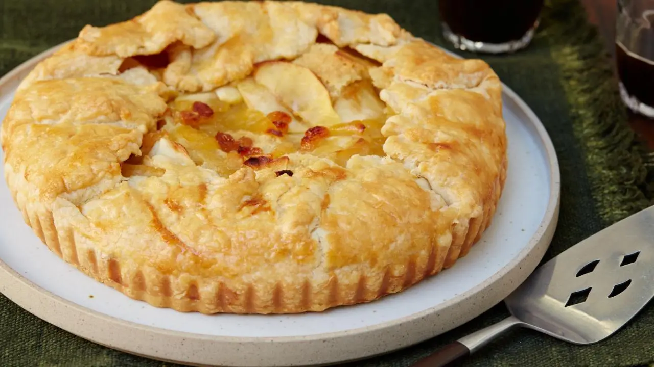 Apple Brown Butter Tart Recipe | Anne Burrell | Food Network