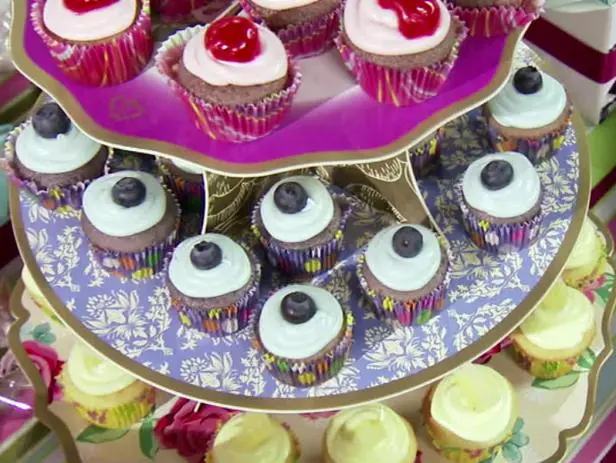 Mini Cupcake Buffet Recipe | Sandra Lee | Food Network