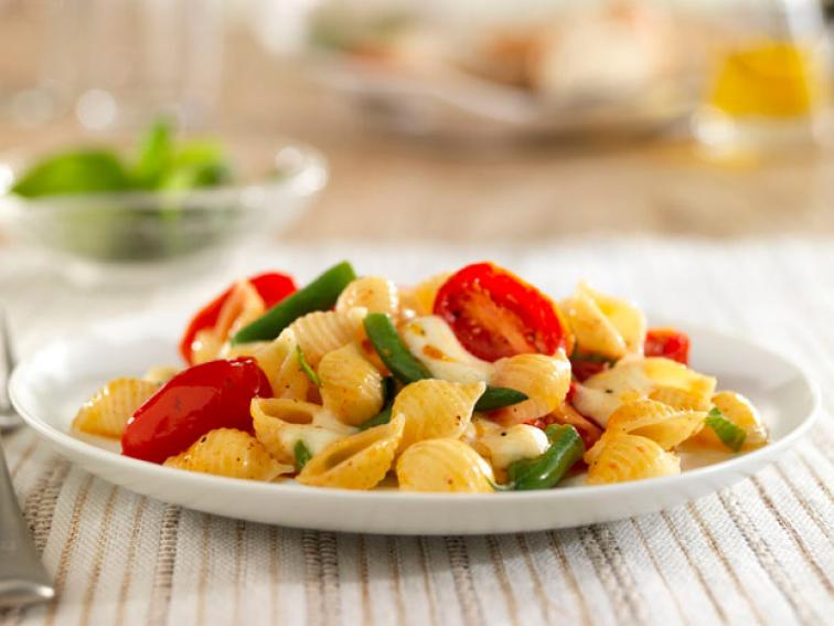 Mini Shells with Grape Tomatoes, Green Beans, and Mozzarella Recipe ...