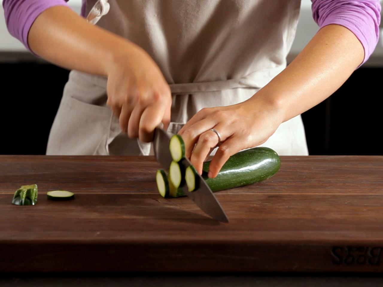 How To Slice Chop And Mince A Step By Step Guide Food Network how-to-slice-chop-and-mince-a-step-by-step-guide-food-network