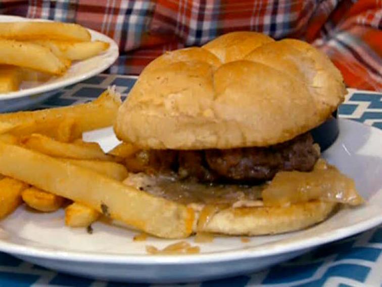 Rueben Burger Recipe | Robert Irvine | Food Network