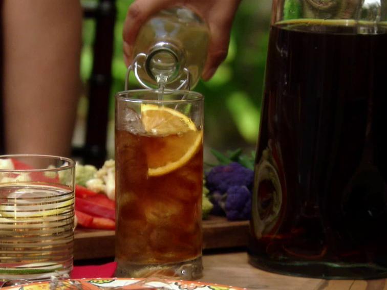 Kuwaity Iced Tea: Cinnamon-Orange Sweet Tea with Mint Syrup Recipe ...