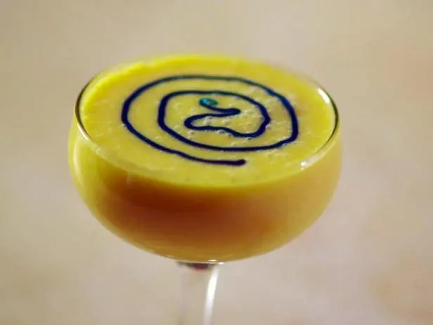 Girl with the Mango Dragon Cocktail Recipe | Sandra Lee | Food Network