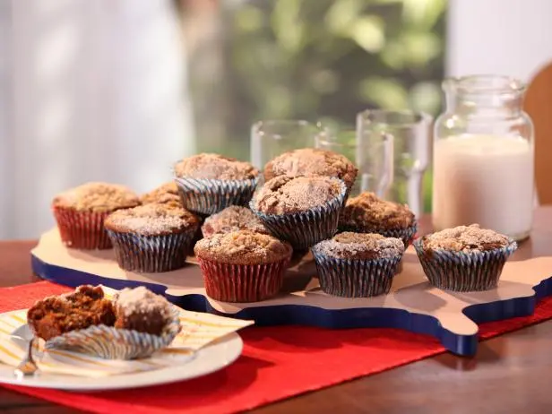 Shoo-Fly Muffins Recipe | Bobby Flay | Food Network