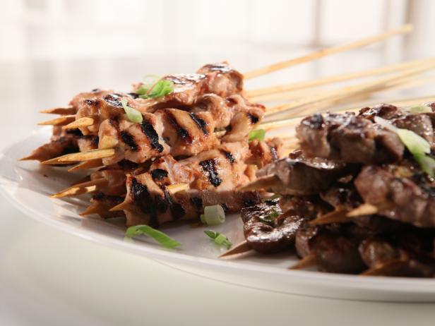 Sweet Red Chili Chicken Satay Recipe | Sandra Lee | Food Network