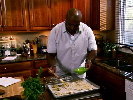 Chili Pork Empanadas with Avocado Dipping Sauce Recipe | Aaron McCargo ...