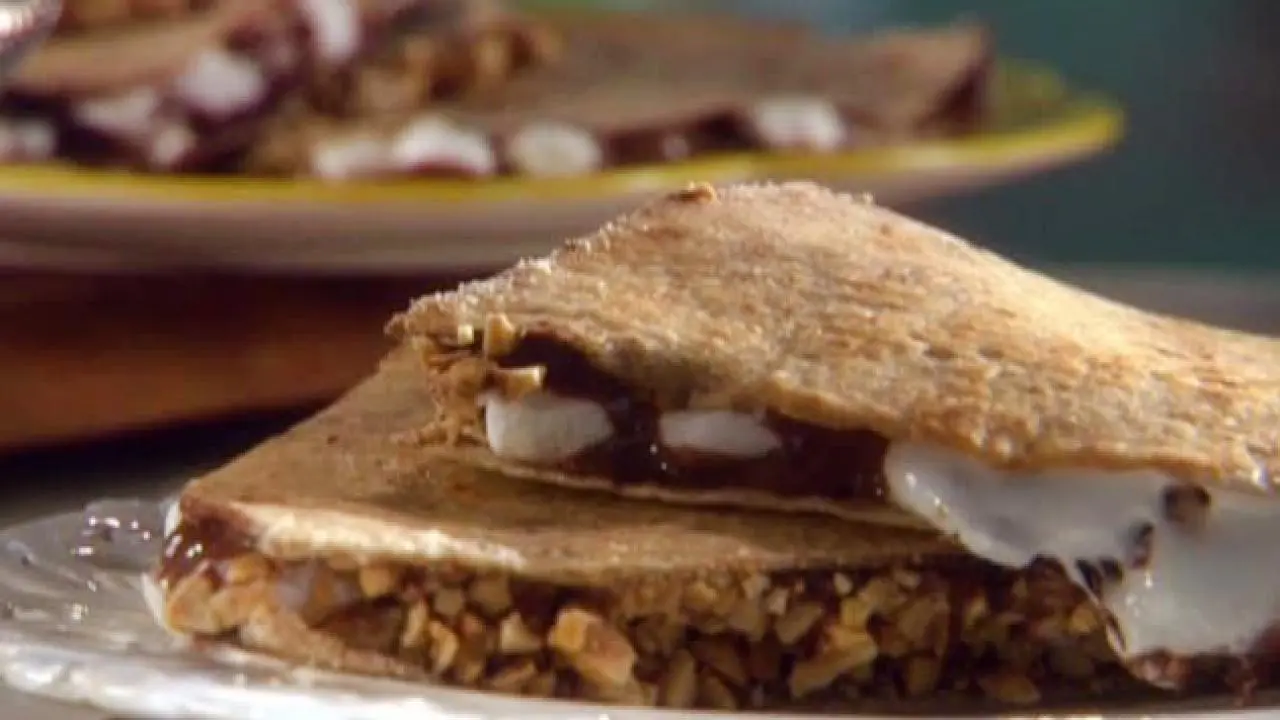 Sunny's Fake Crepes Recipe | Sunny Anderson | Food Network