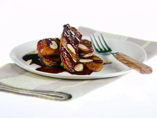 Fried Banana Split Recipe | Giada De Laurentiis | Food Network