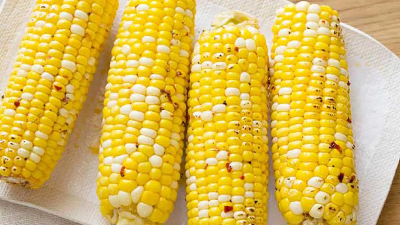 Spicy Grilled Corn Recipe | Melissa d'Arabian | Food Network
