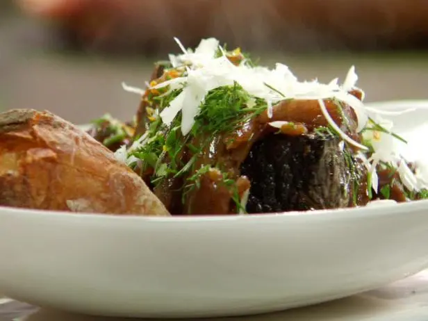 Southern Italian-Style Short Ribs Recipe | Rachael Ray | Food Network